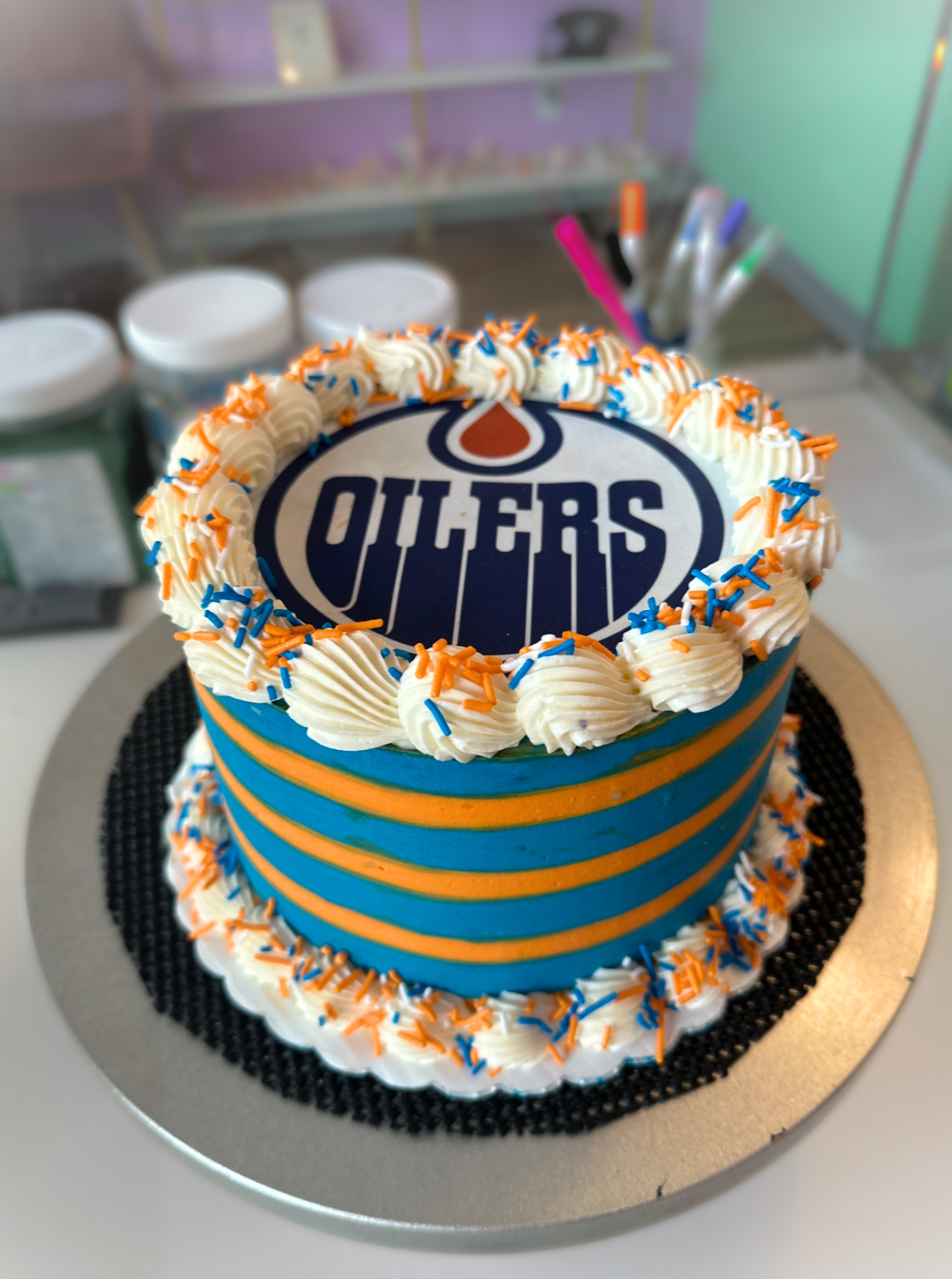 Oilers Cake – Blush Cake Bar